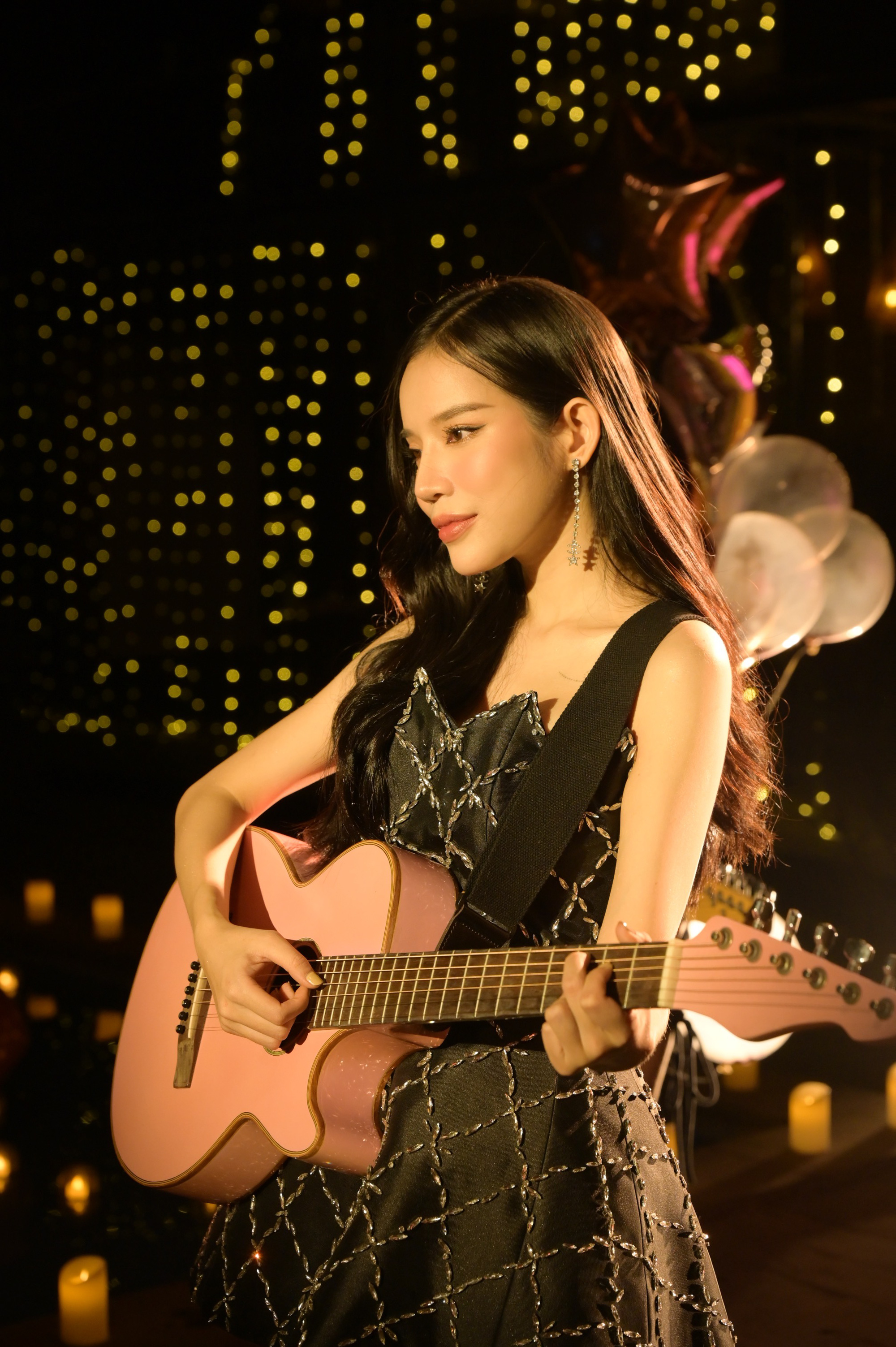 Ca sĩ 9x LyLy bày tỏ tình cảm với “Yêu anh nhất đời”