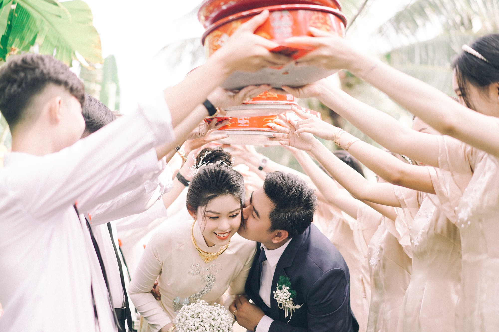 Đám Cưới đậm Chất Miền Tây Trong Vườn Dừa Nước ở Trà Vinh