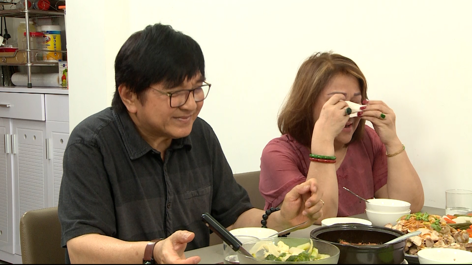 Nghệ sĩ Chí Tâm: "Vợ đối với tôi rất tốt, luôn đồng hành cùng tôi"