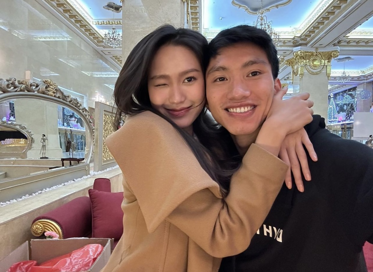 Doãn Hải My khoe mặt mộc, hé lộ ảnh "dìm" của Đoàn Văn Hậu