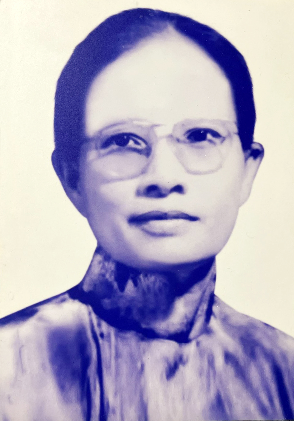 Nguyên chủ tịch nước Nguyễn Minh Triết thắp hương tưởng nhớ liệt sĩ ...