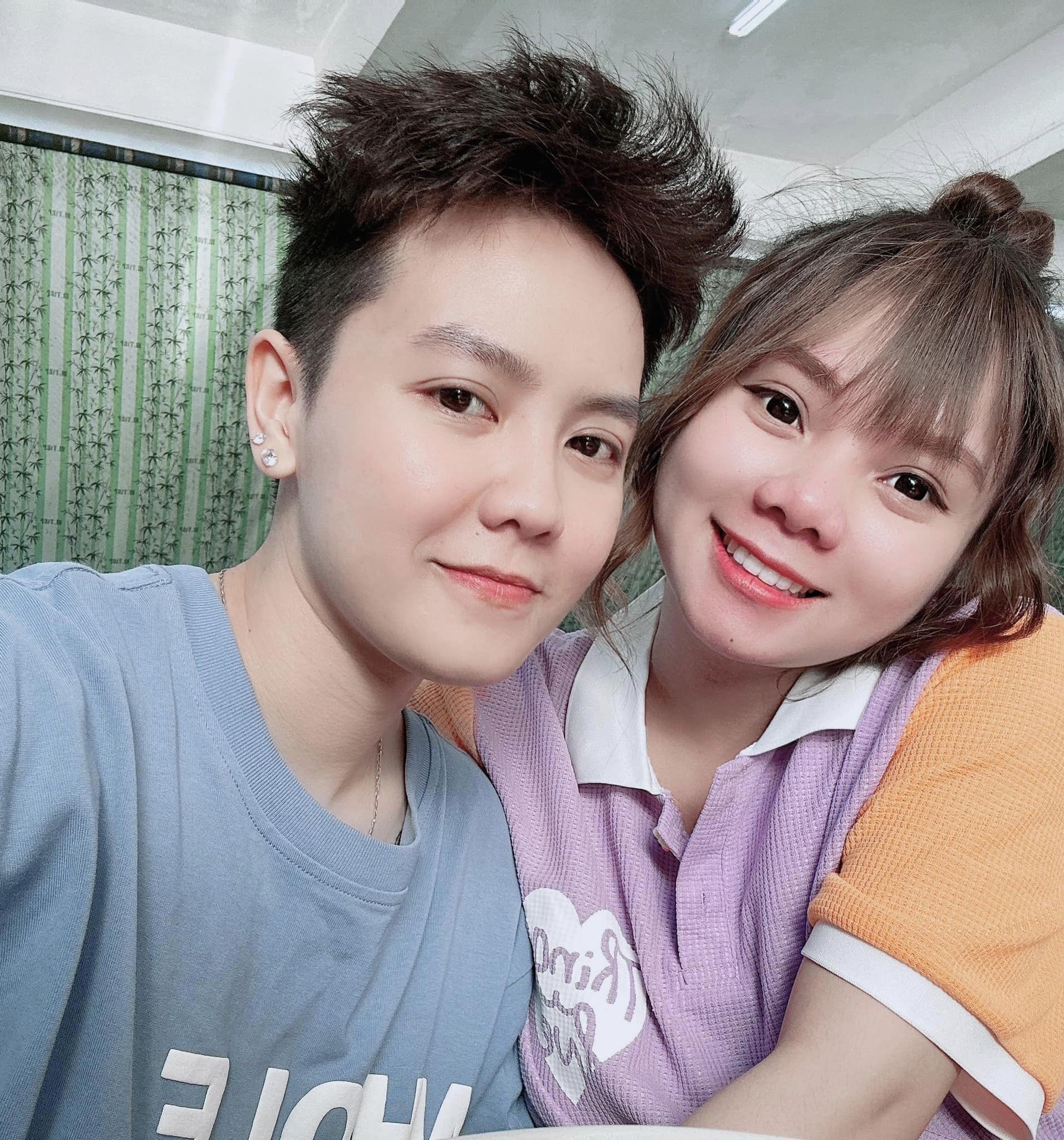 Cặp đôi đồng giới Múi Xù - Bi Bảo sinh con đầu lòng sau bao gian khổ