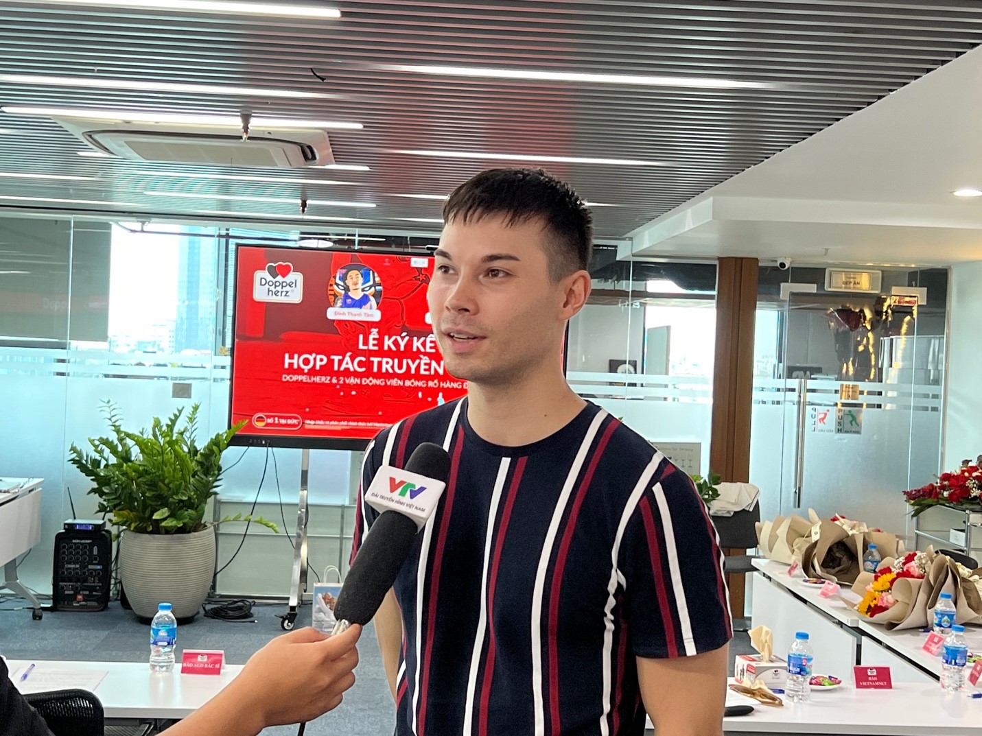 VinCent Nguyễn và Tâm Đinh ký kết hợp tác truyền thông cùng Doppelherz