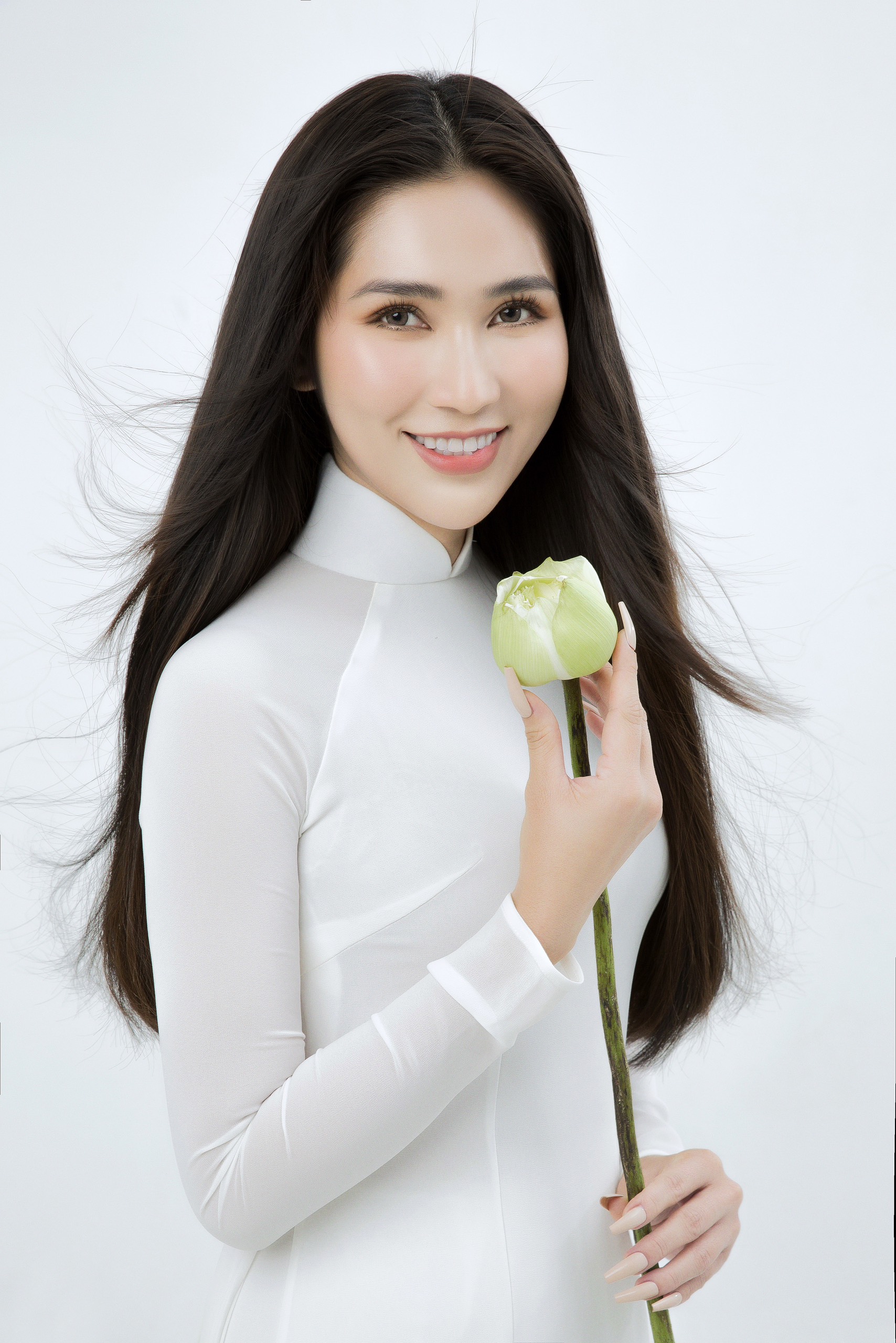 NSƯT Như Huỳnh: Cô bé nhà nghèo dở dang việc học thành cô đào cải lương ...