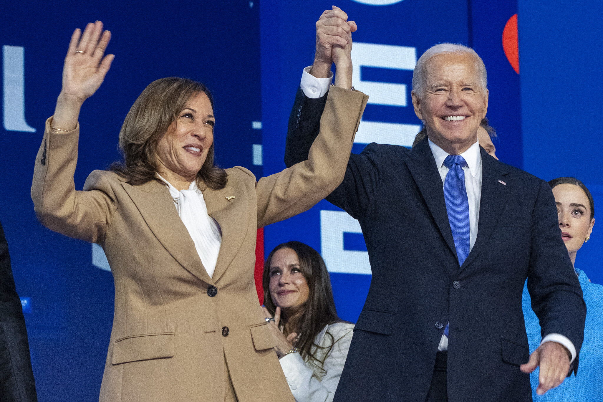 Phó Tổng thống Mỹ Kamala Harris chính thức trở thành ứng cử viên Tổng ...