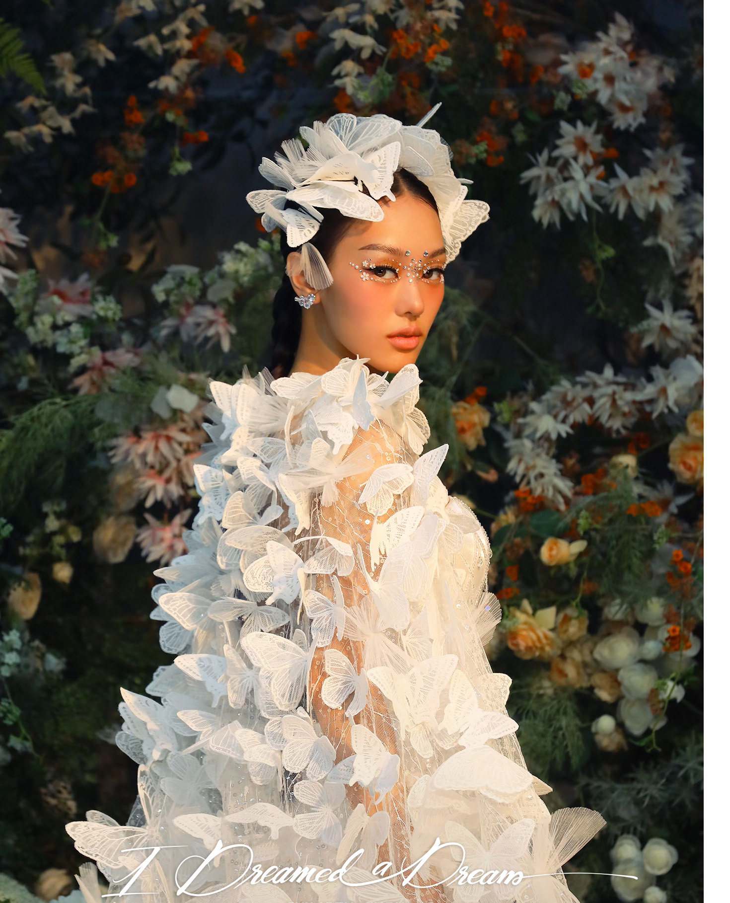 Chung Thanh Phong giới thiệu 80 bộ váy cưới lấy cảm hứng từ giấc mơ