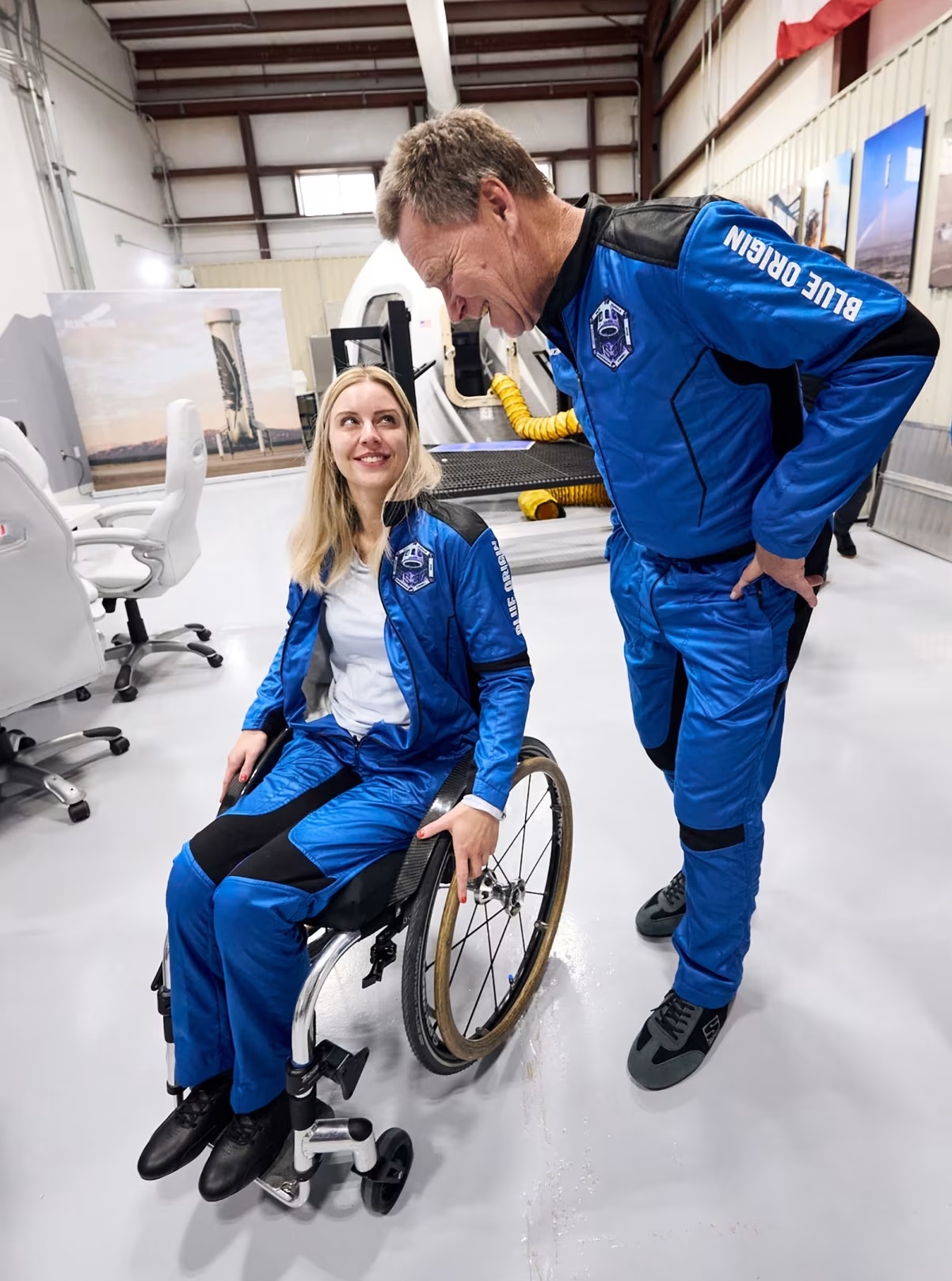 Cô Michaela Benthaus là người ngồi xe lăn đầu tiên sẽ lên vũ trụ