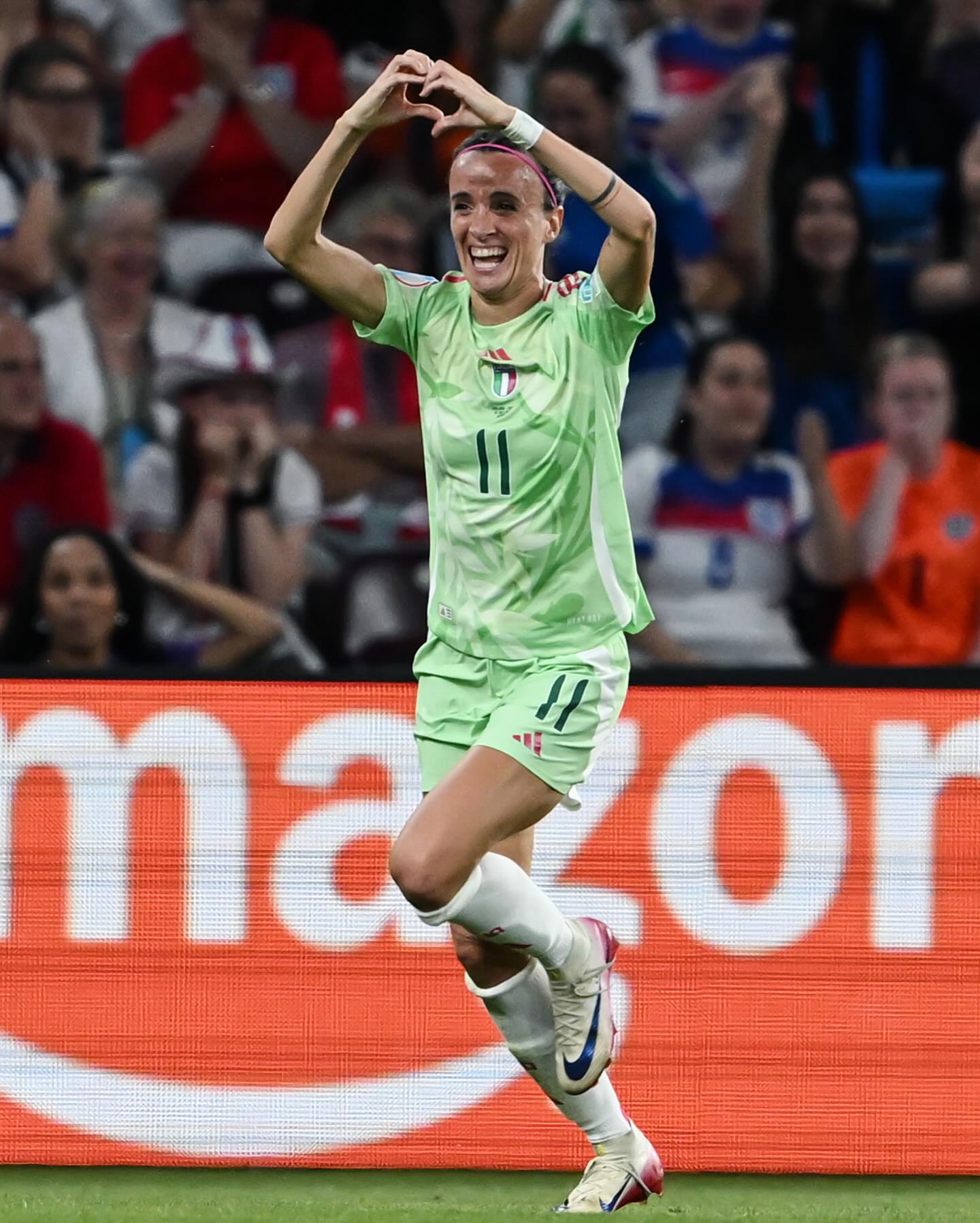 "Người hùng" Chloe Kelly lại tỏa sáng, đưa ĐT Anh vào chung kết EURO nữ 2025