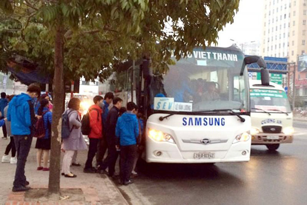 Công nhân Samsung nhiễm Covid-19 hằng ngày đi làm bằng xe đưa đón nhân viên