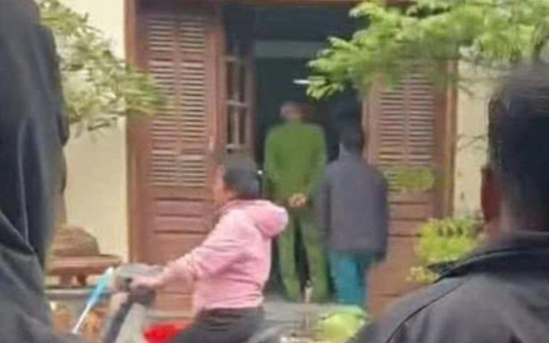 Hà Nội: Phát hiện 2 người đàn ông tử vong trong tư thế quỳ