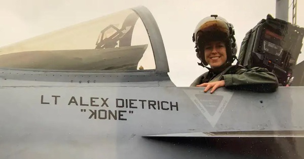 Nữ phi công tiêm kích Alex Dietrich được cả nước Mỹ săn đón vì UFO ...
