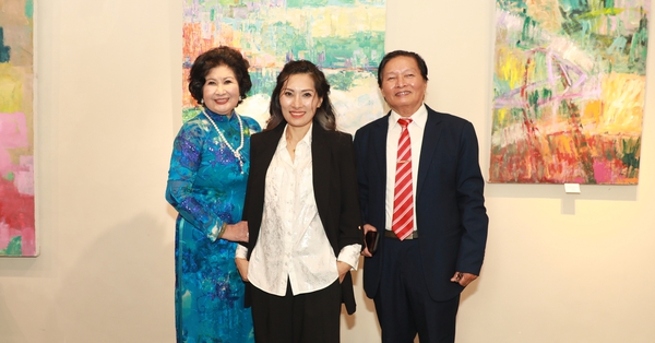 Từ diễn viên múa ballet thành họa sĩ, Hoàng Lan mở triển lãm cá nhân ...