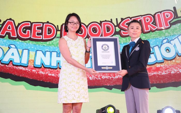 Chupa Chups xác lập kỷ lục “dây kẹo dẻo dài nhất thế giới” » Báo Phụ Nữ Việt Nam