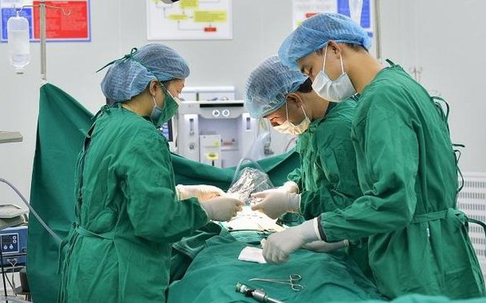 Bệnh viện Đa khoa MEDLATEC mổ cấp cứu thành công bé trai 5 tuổi bị vỡ ...