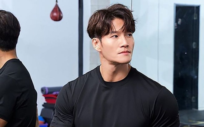 Kim Jong Kook phản ứng khi bị hỏi về tin đồn có vợ con bí mật ở Mỹ ...
