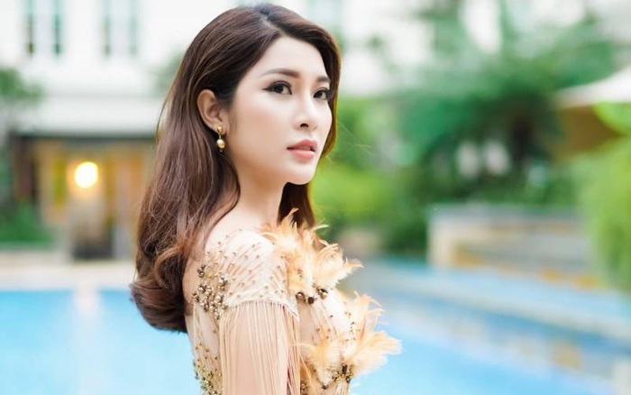 Á hậu Yan My không đặt được vé máy bay về Việt Nam vì sự cố núi lửa ở ...