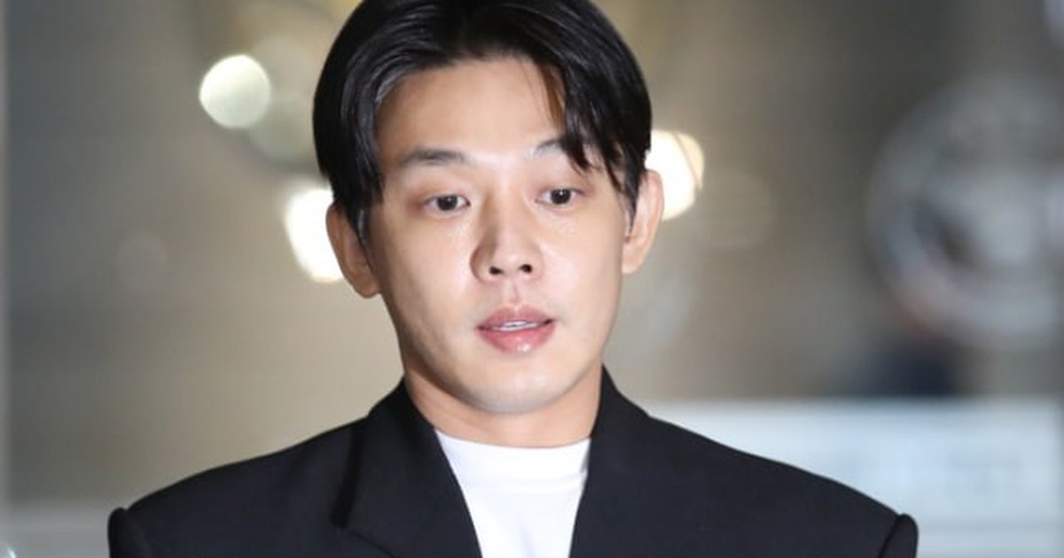 Yoo Ah In tìm cách đưa đồng phạm trốn ra nước ngoài