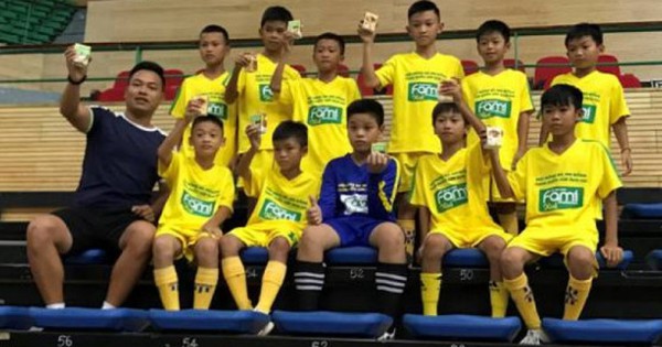 Fami Kid tiếp sức cho các cầu thủ nhí